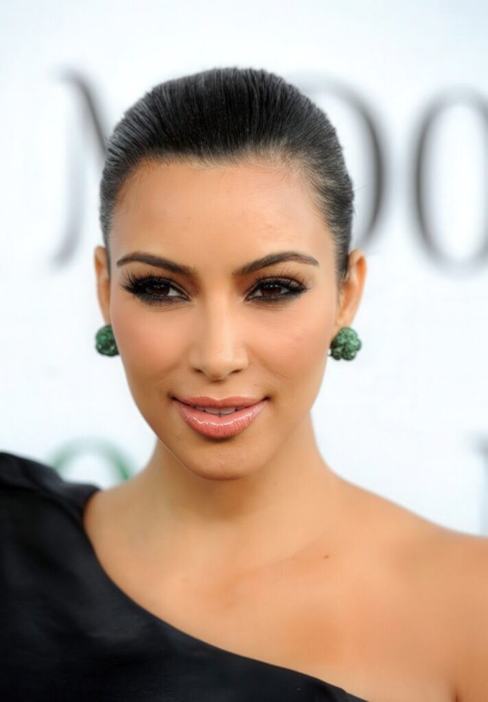 25 Smokey Eye Makeup Ideas for a Seductive and Bold Look - Cafe Makeup