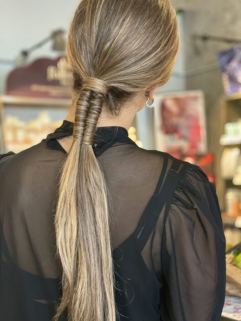 28 Eye-Catching Low Ponytails With New Vibes - Cafe Makeup