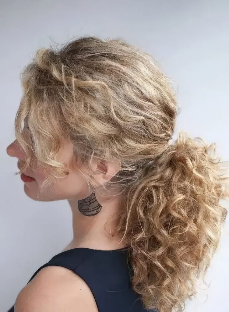 28 Eye-Catching Low Ponytails With New Vibes - Cafe Makeup