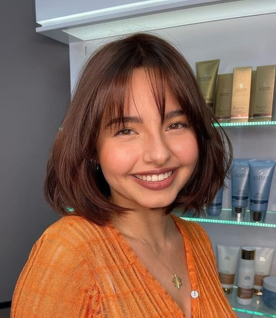 25 Modern Short Bobs With Wispy Bangs For Style - Cafe Makeup