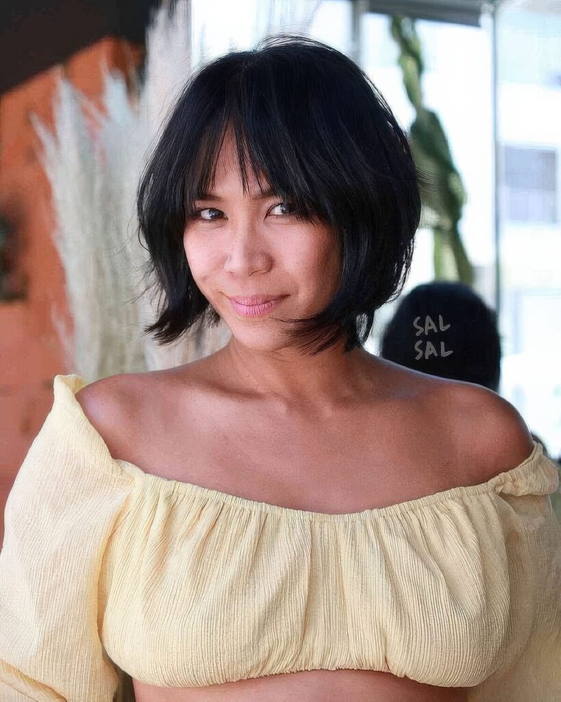 25 Modern Short Bobs With Wispy Bangs For Style - Cafe Makeup