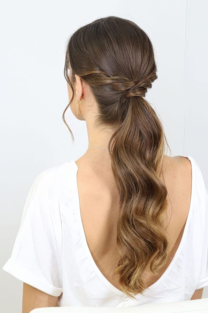 28 Eye-Catching Low Ponytails With New Vibes - Cafe Makeup