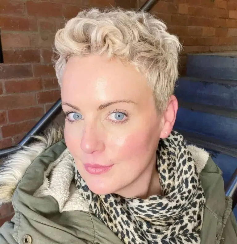 25 Short Pixie Haircuts With Cute Styling Tips - Cafe Makeup