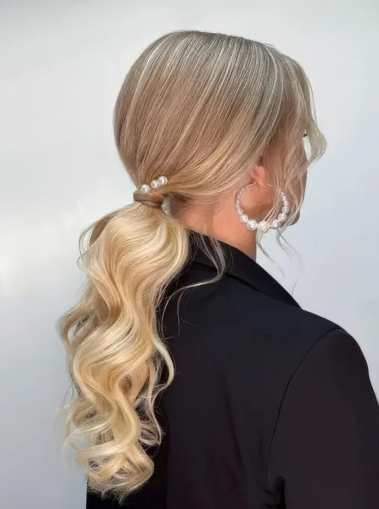 28 Eye-Catching Low Ponytails With New Vibes - Cafe Makeup